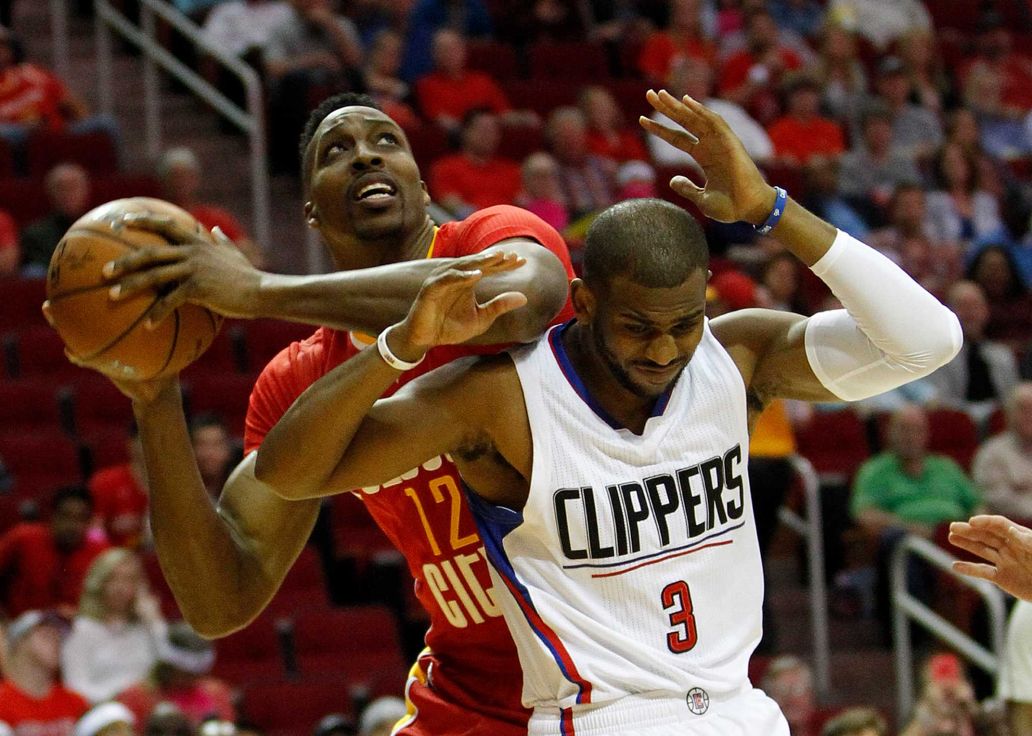 Rockets rediscover Dwight Howard and playoff momentum