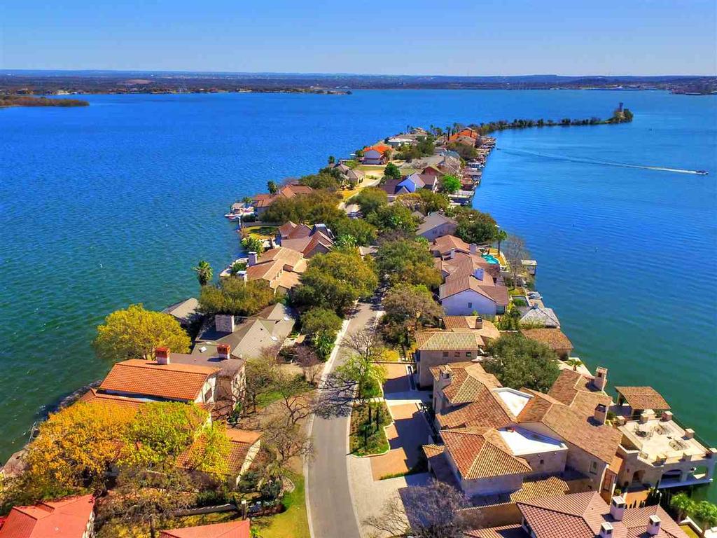 Apollo 13 mission’s Capt. James Lovell lists Texas lake house