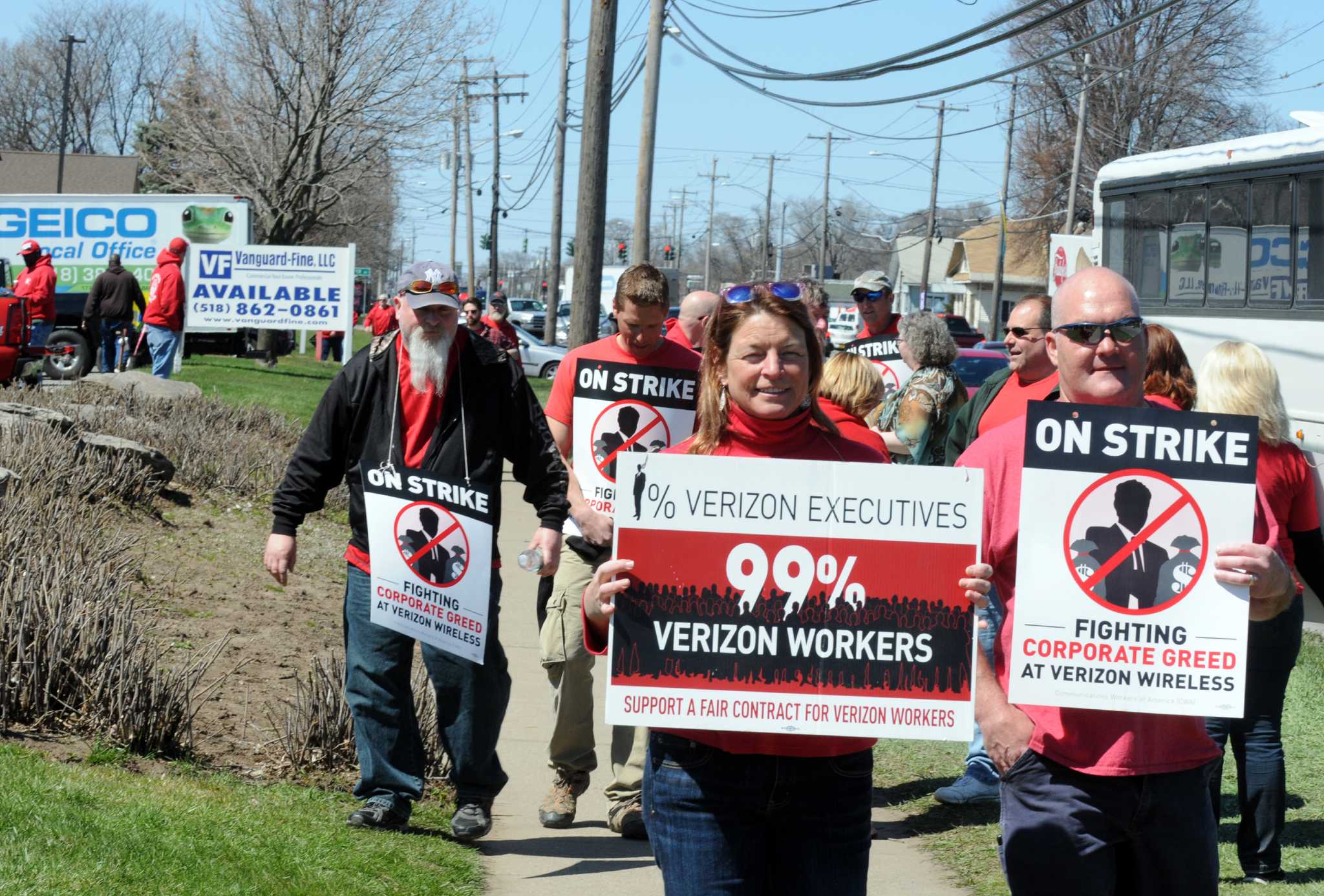 Photos: Verizon strike continues