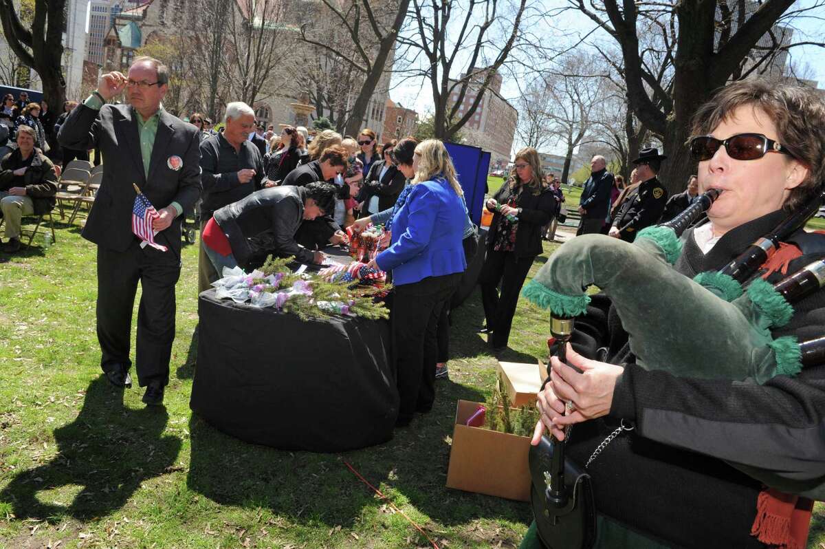 Photos: Ceremony for crime victims