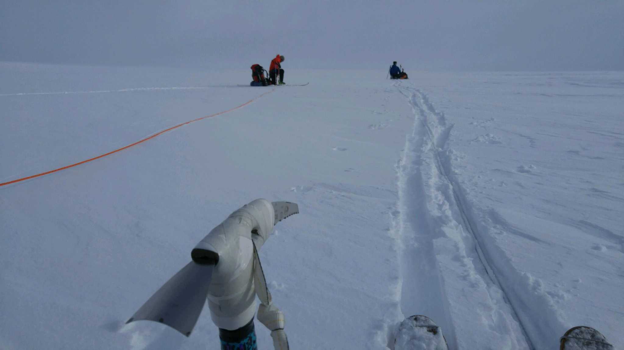 Rescue crew followed signs leading to stranded Alaskan pair