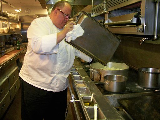 Chef Scott Cohen returns to S. A. area to helm kitchen at Tapatio Springs