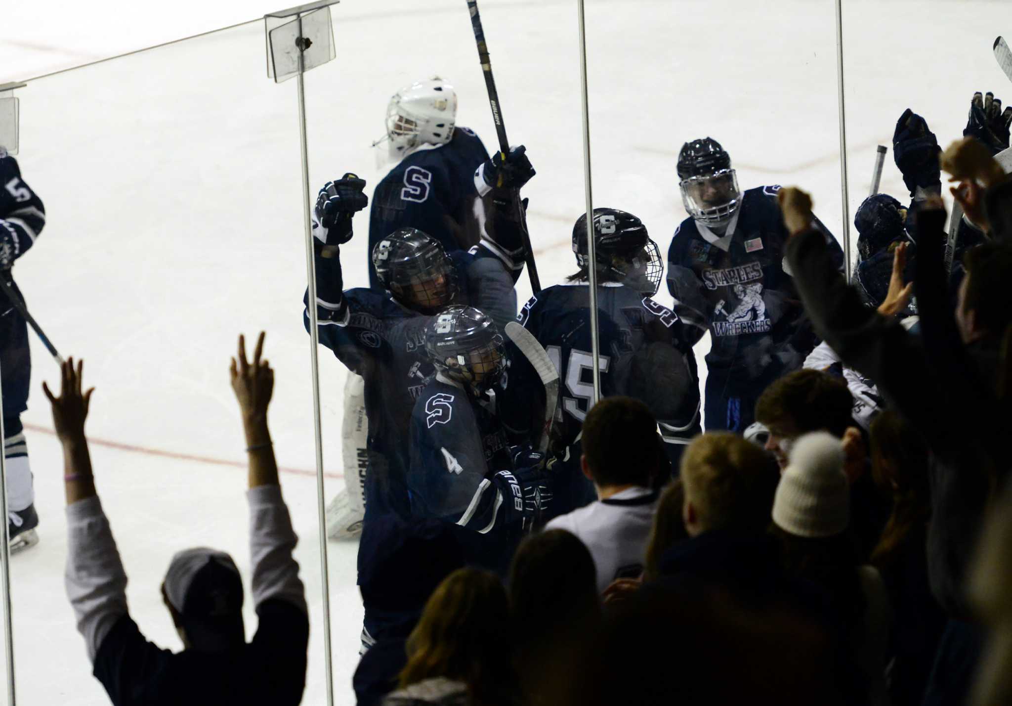 Sharinn resigns from post as Staples hockey coach