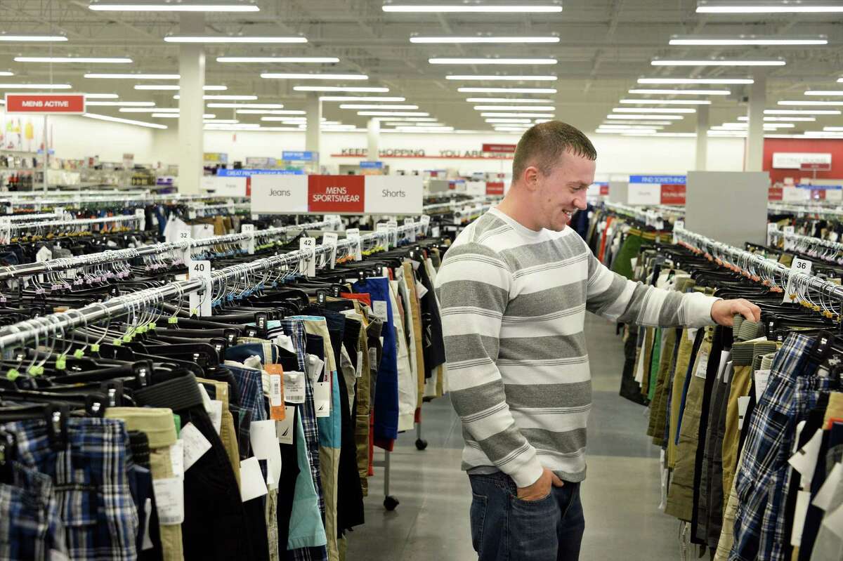 Burlington opens at Shoppes at Latham Circle