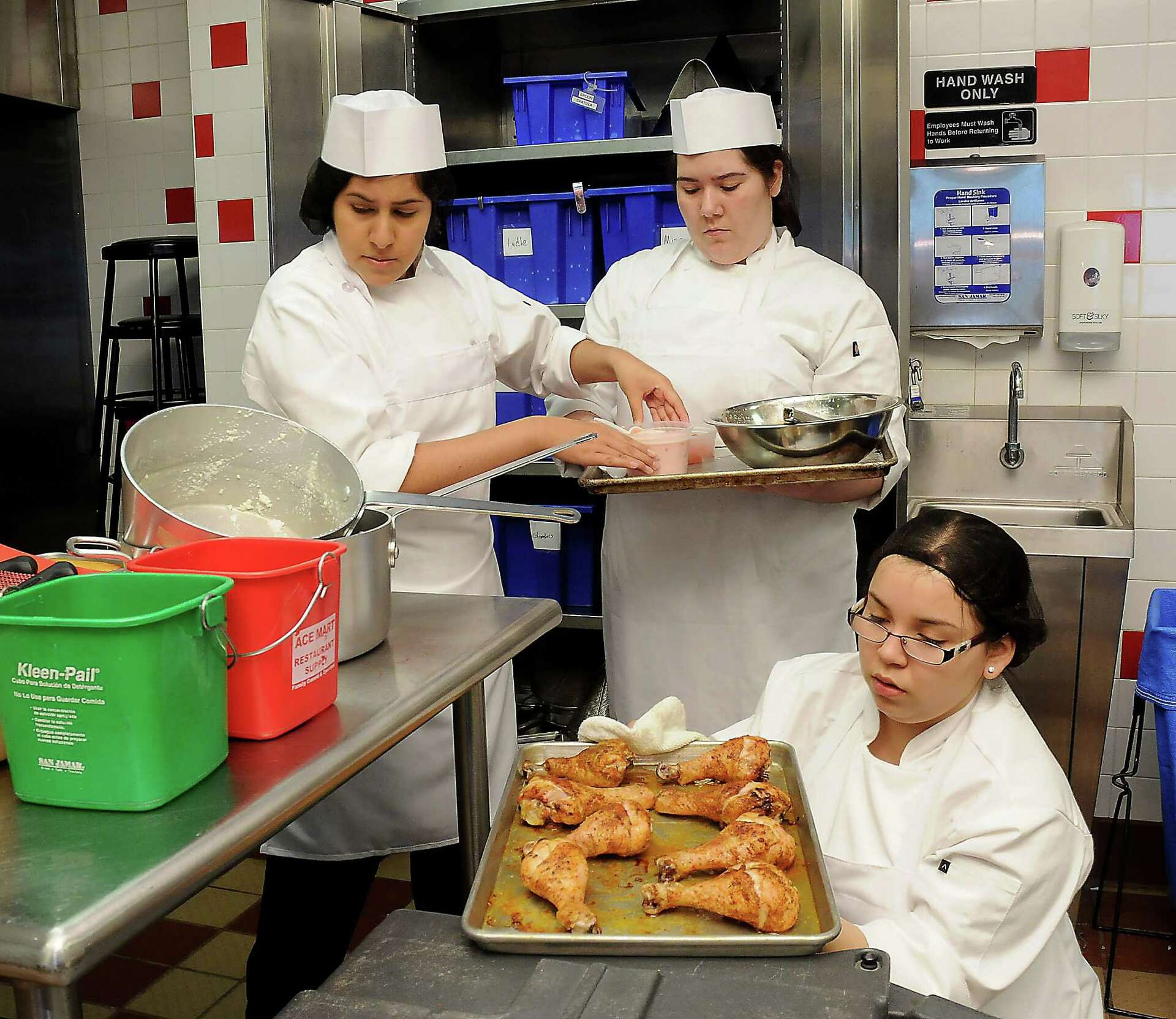 High school chefs re-imagine school lunch