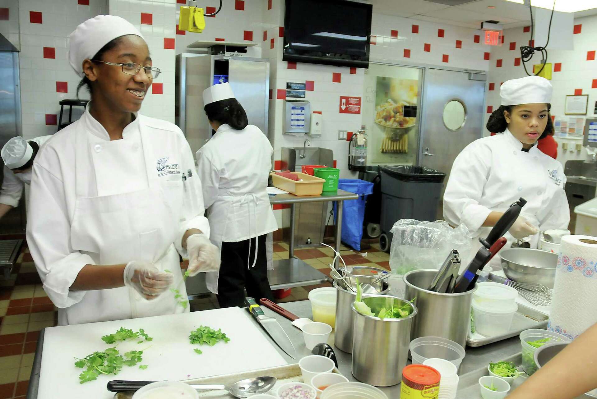 High school chefs re-imagine school lunch