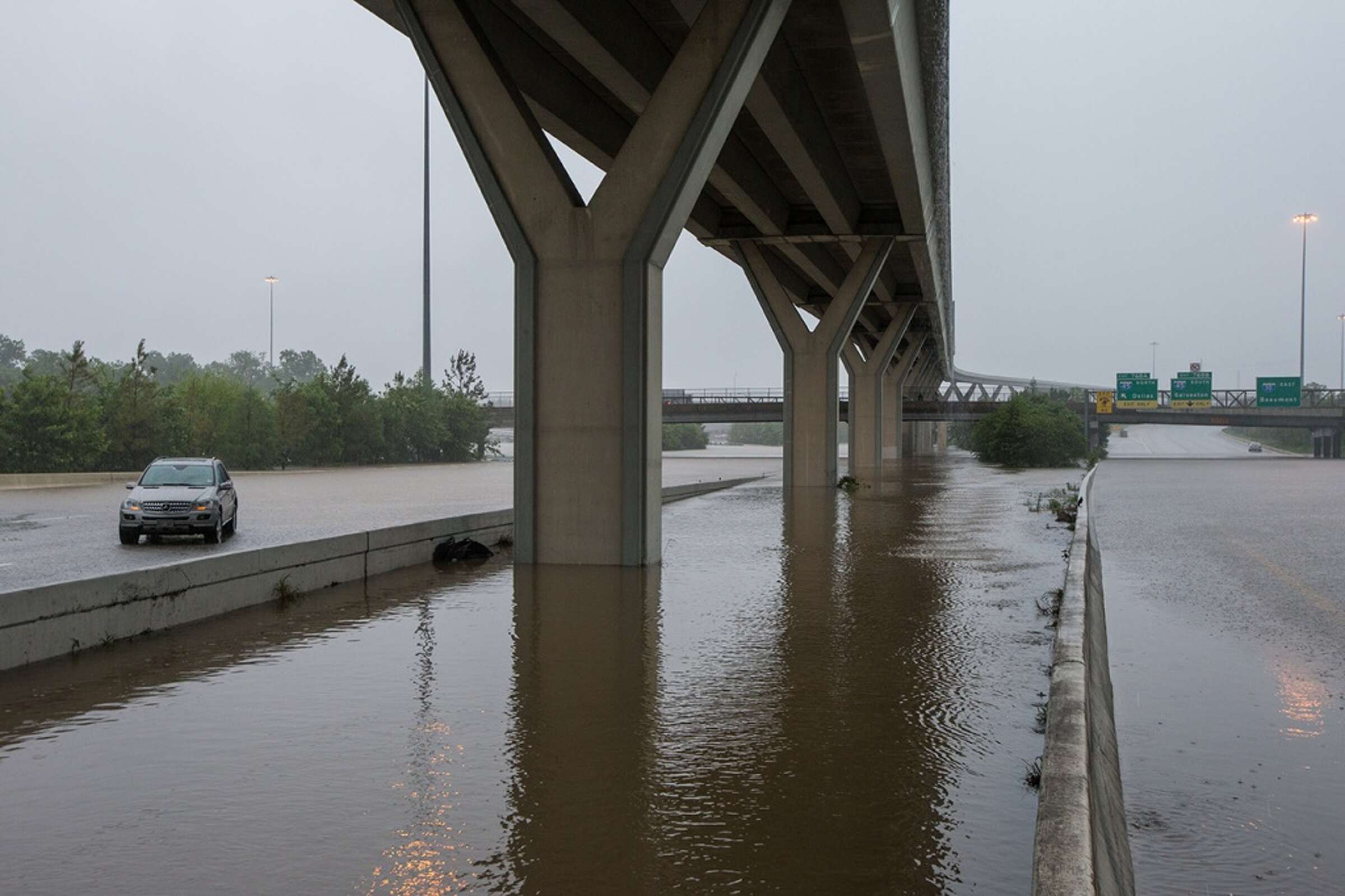 Photographer Andy Hemingway's captures Houston's flooded, abandoned ...