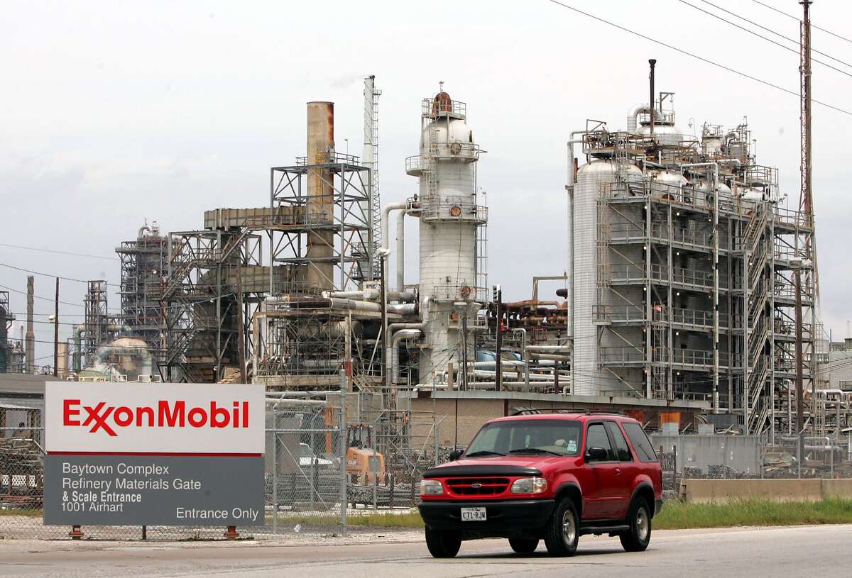 Exxon to spend $20 billion, add 45,000 jobs along Gulf Coast
