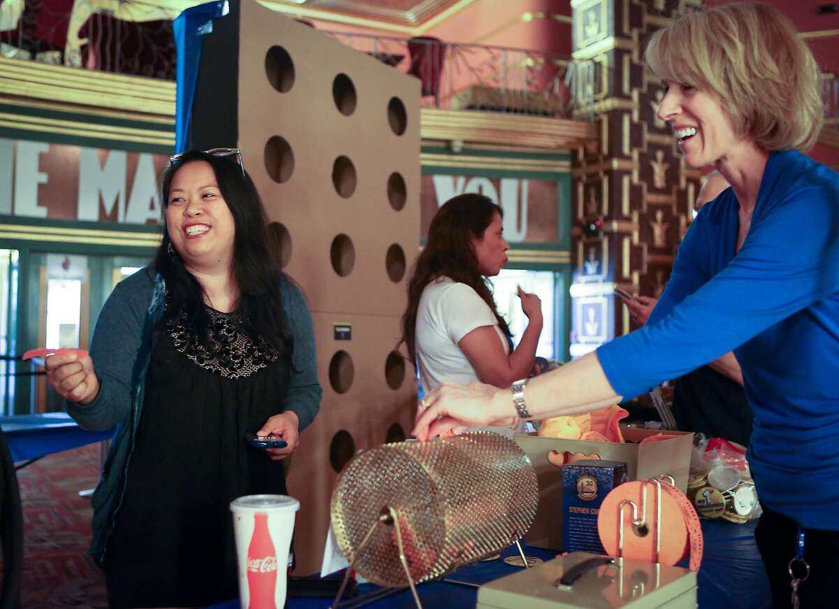 Warriors, Sharks fans priced out of games flock to movie screens