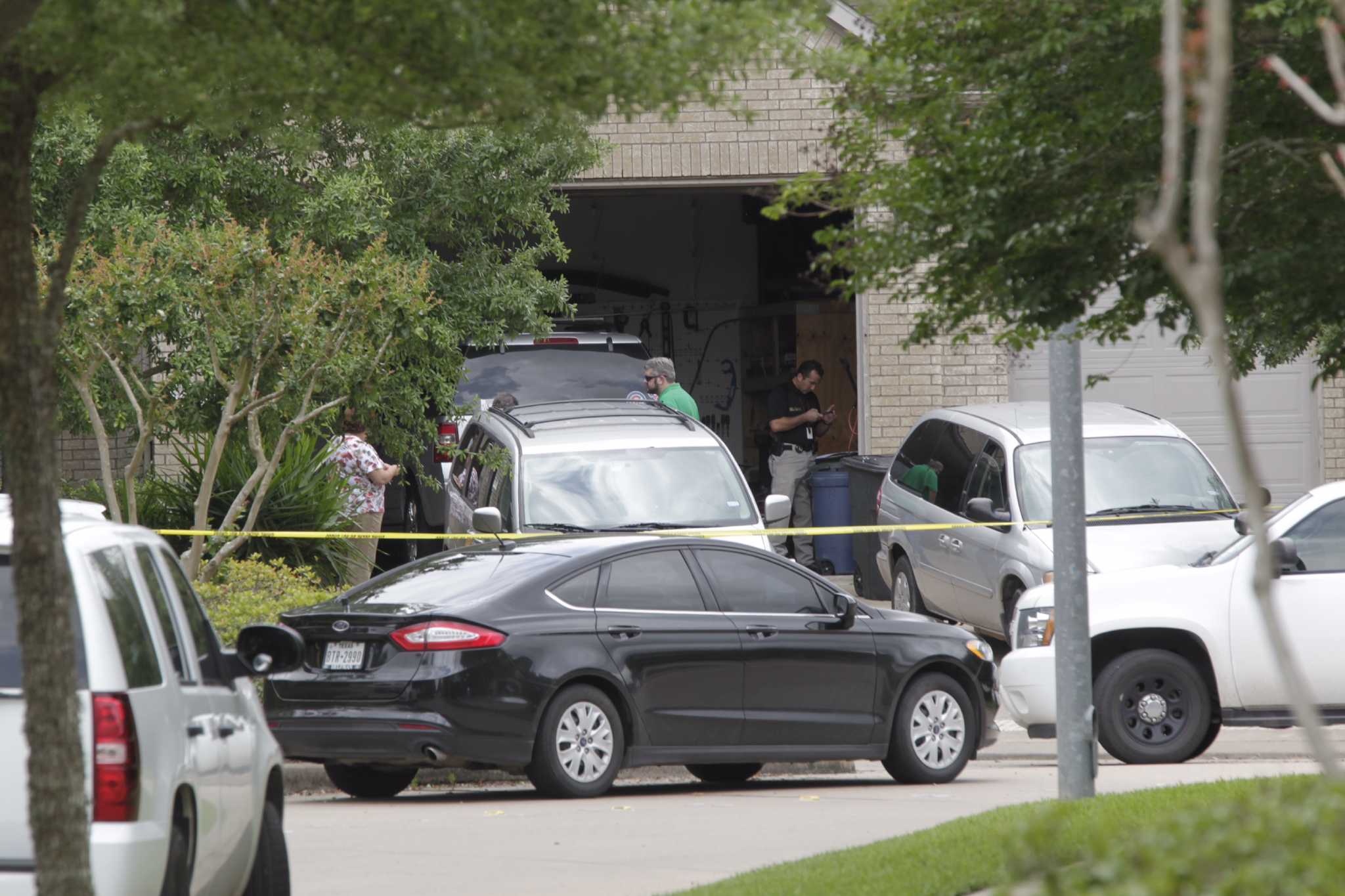 Couple, children dead in apparent murder-suicide in Katy area