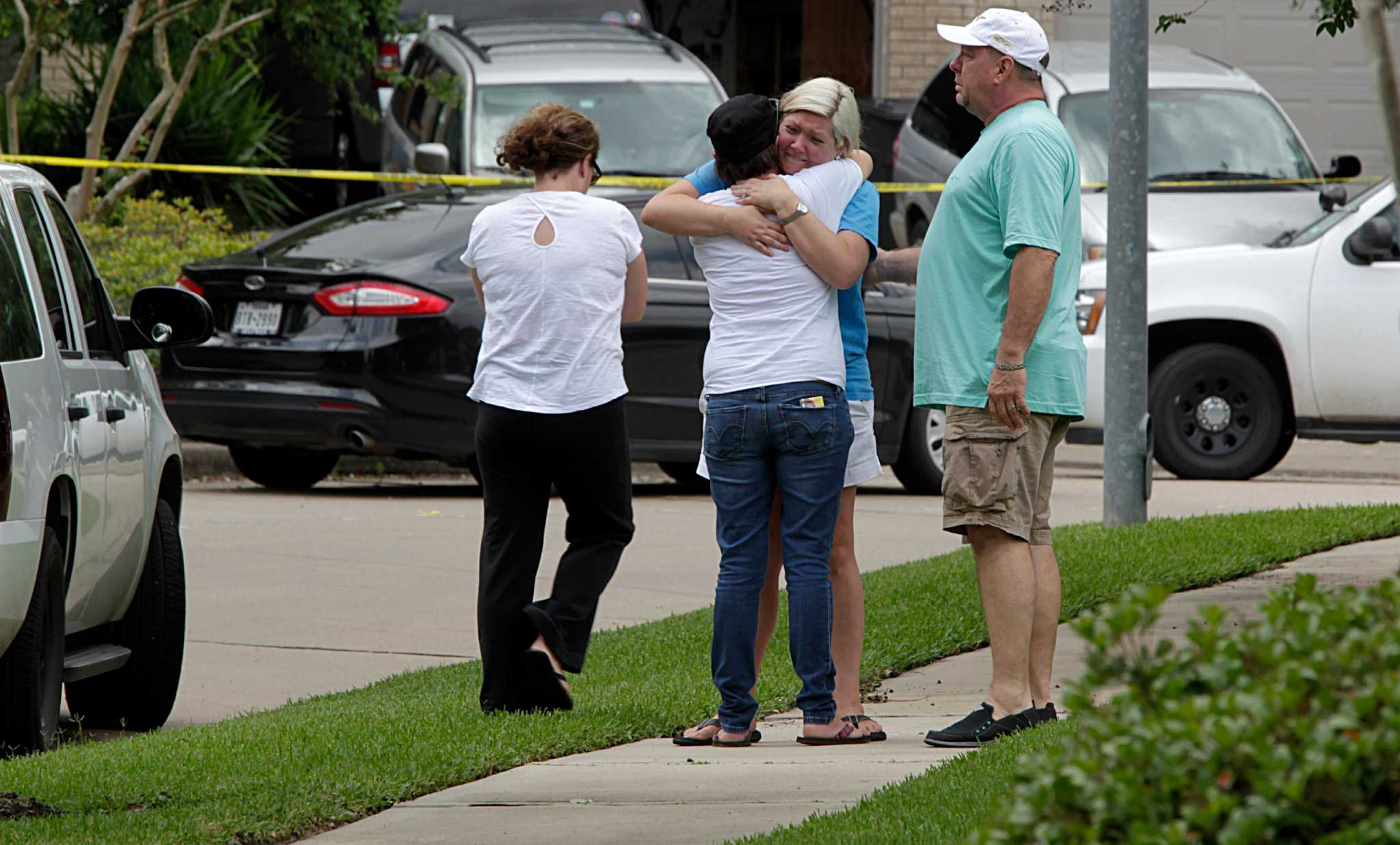 Couple and 2 children dead in apparent murder-suicide in Katy