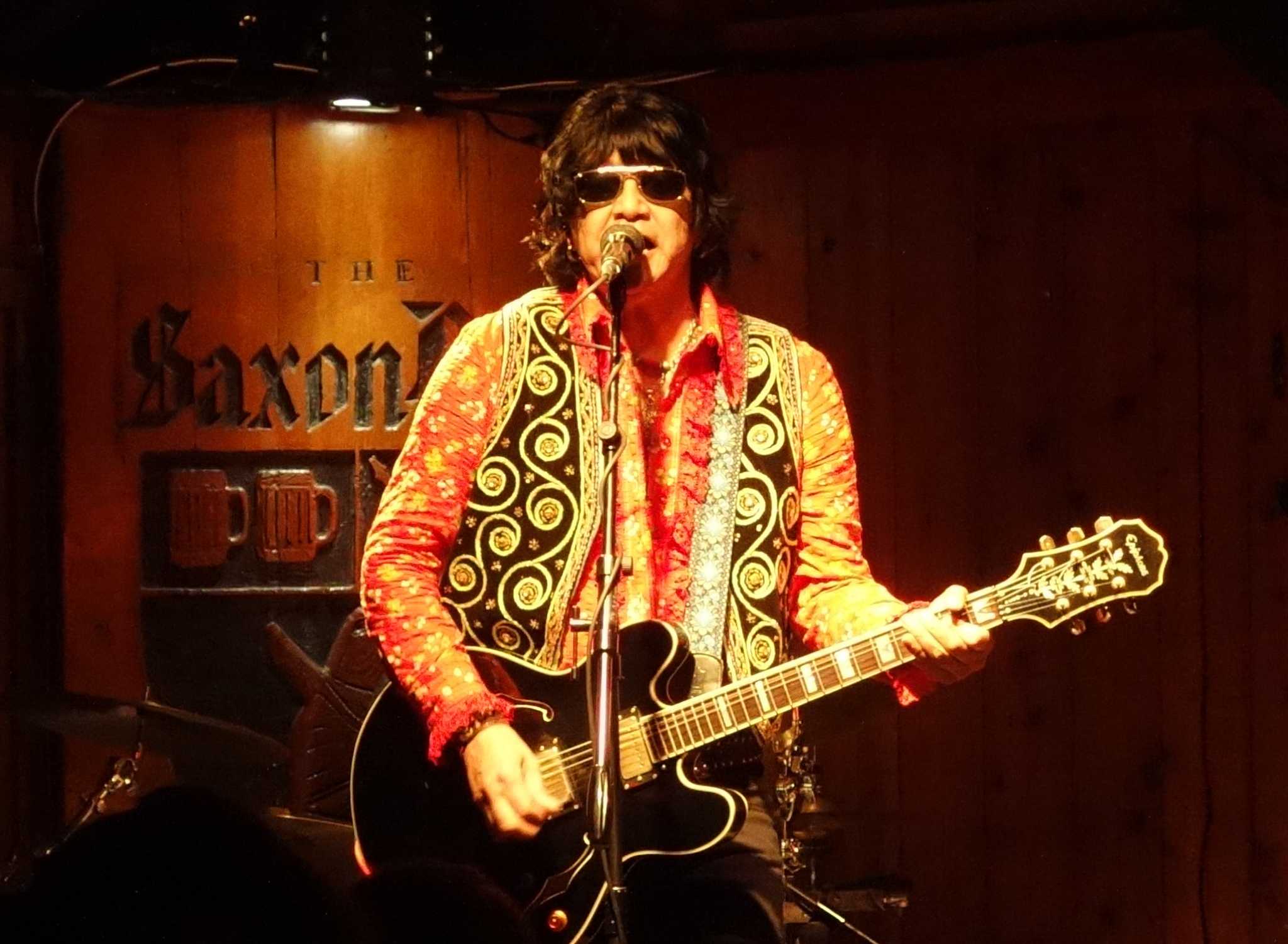 Javier Escovedo a study in rock and pop contrasts