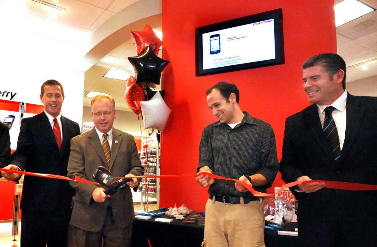 Verizon pushes ahead in Danbury