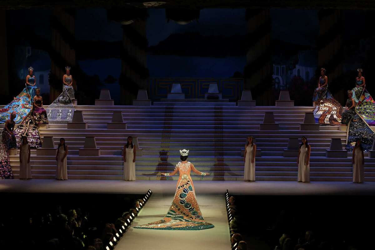 Fiesta’s 2016 Coronation Court of Grecian Glory