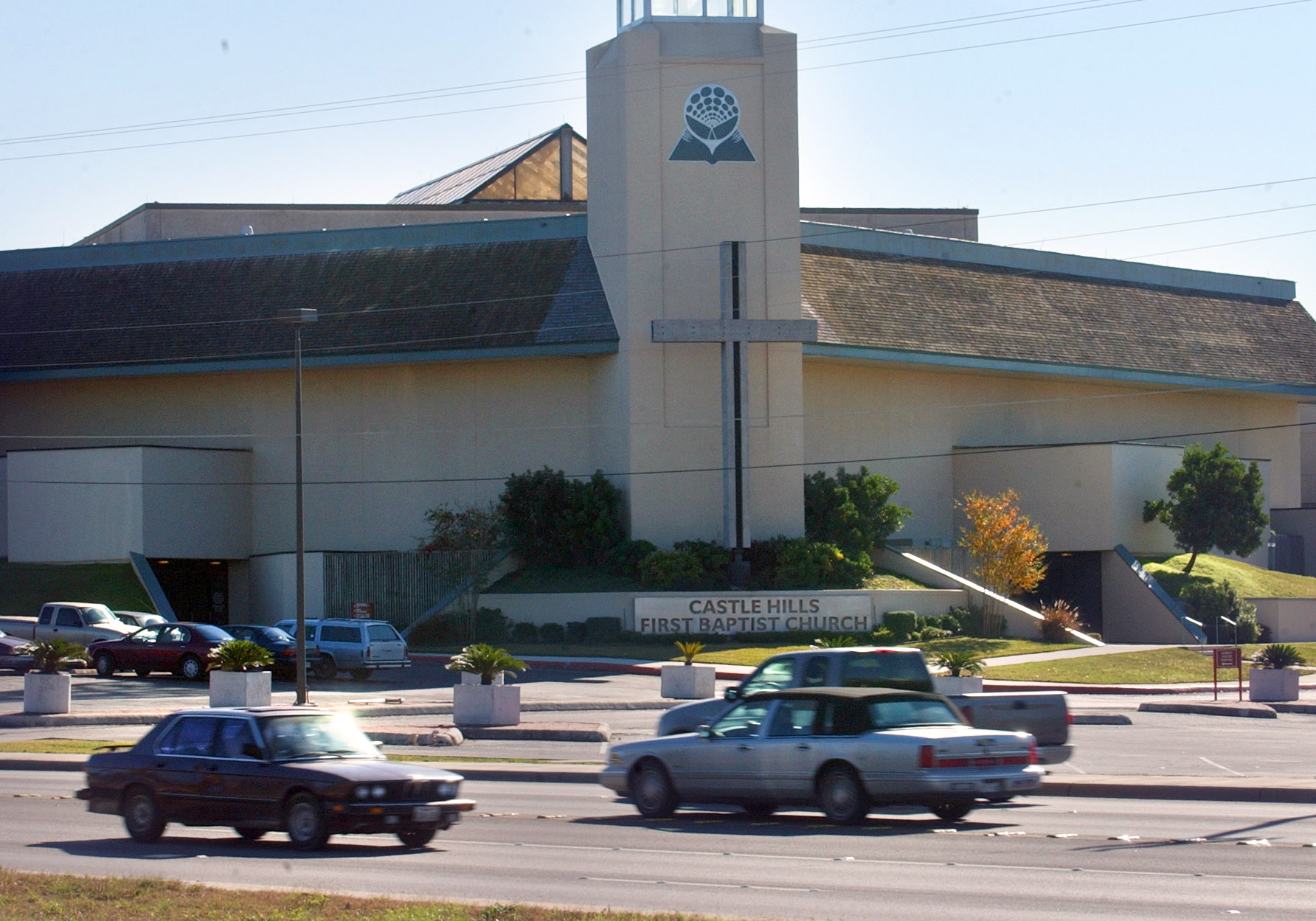 Castle Hills Church putting 20-acre campus up for sale