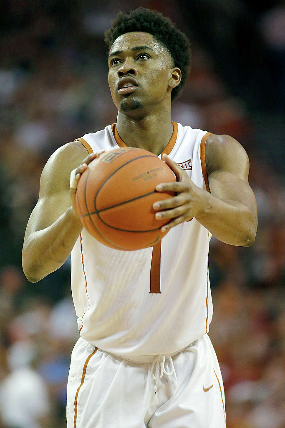 Texas' Taylor committing to the NBA