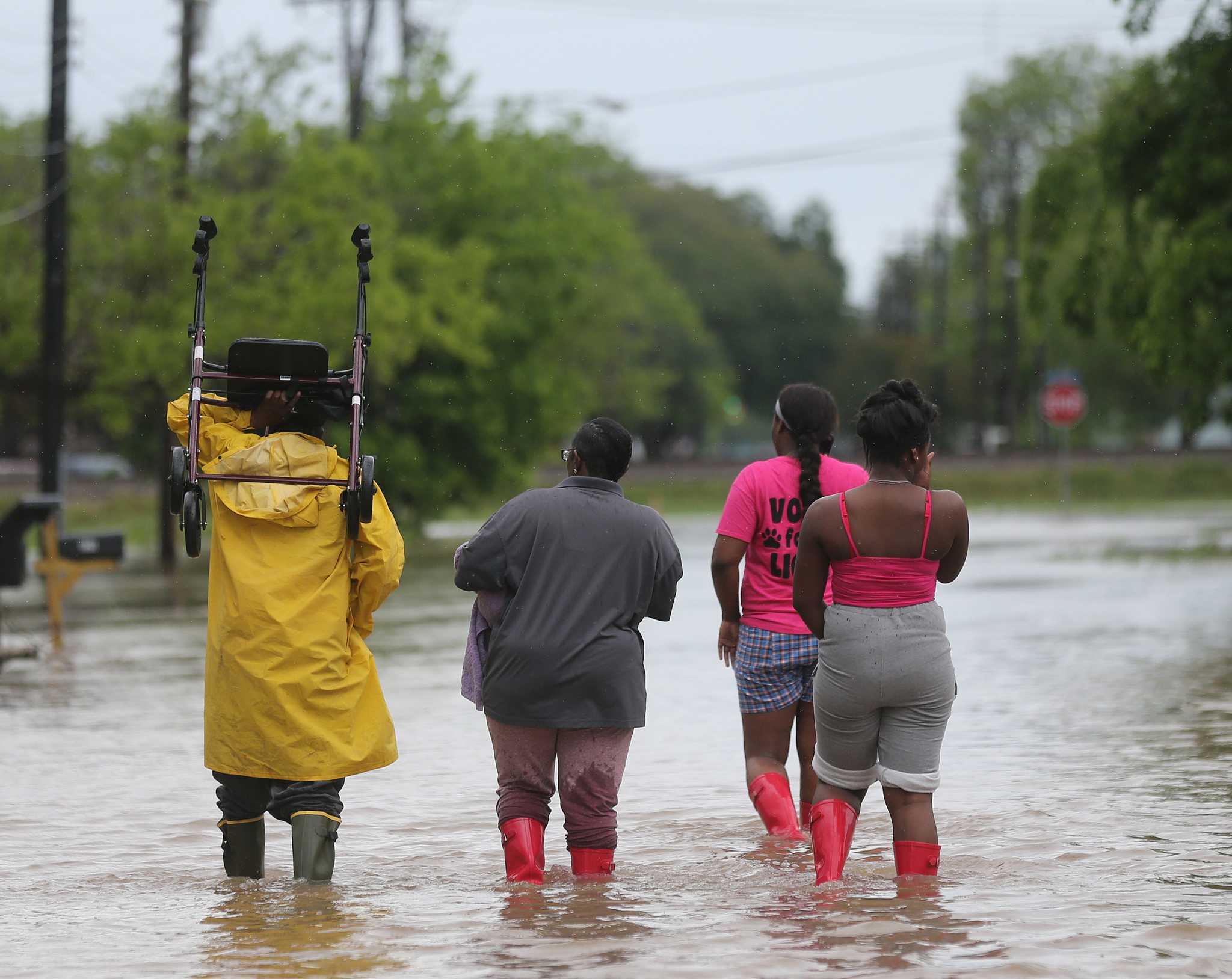 Floodwaters wreak havoc in Houston area, Day 4