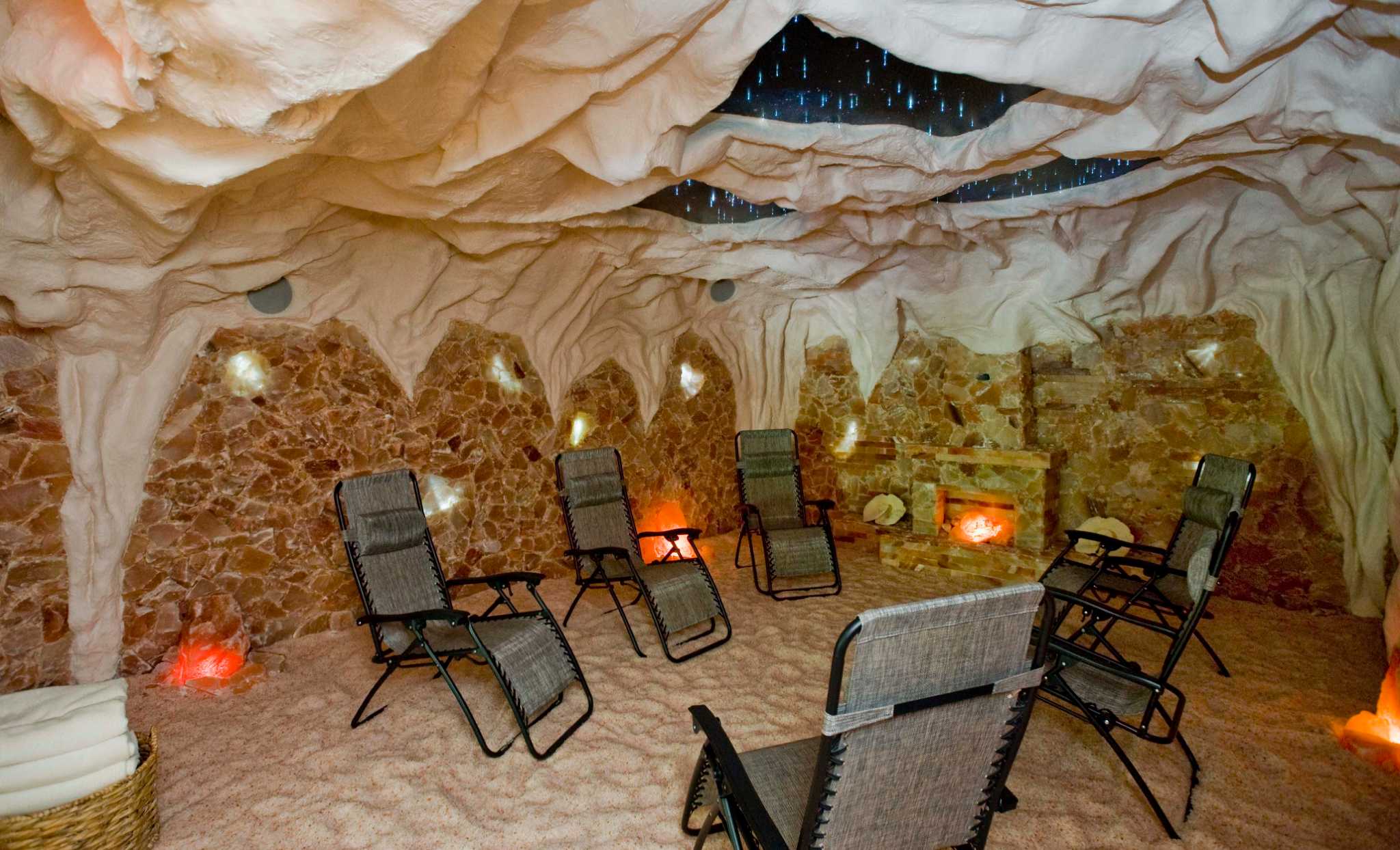 People seek relief from ills, stress in Himalayan salt cave in Ridgefield