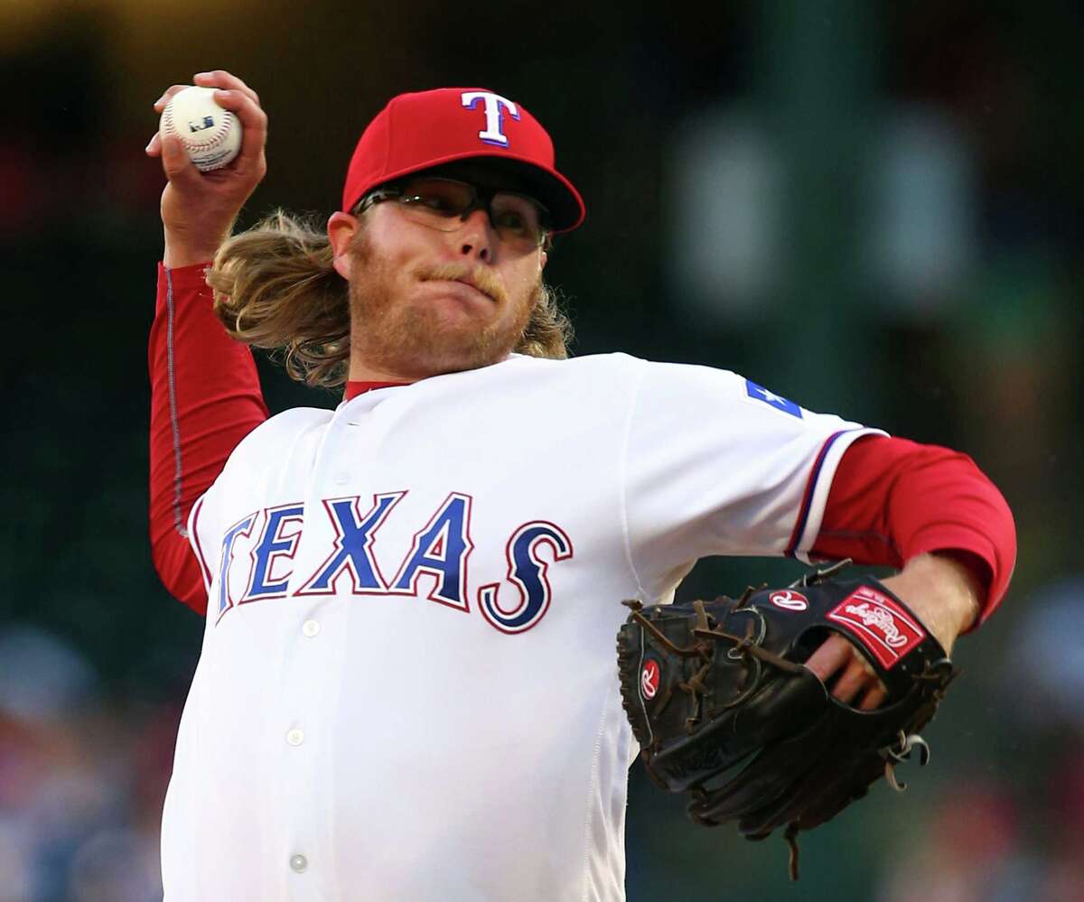 Rangers sweep Astros in first Lone Star series of season