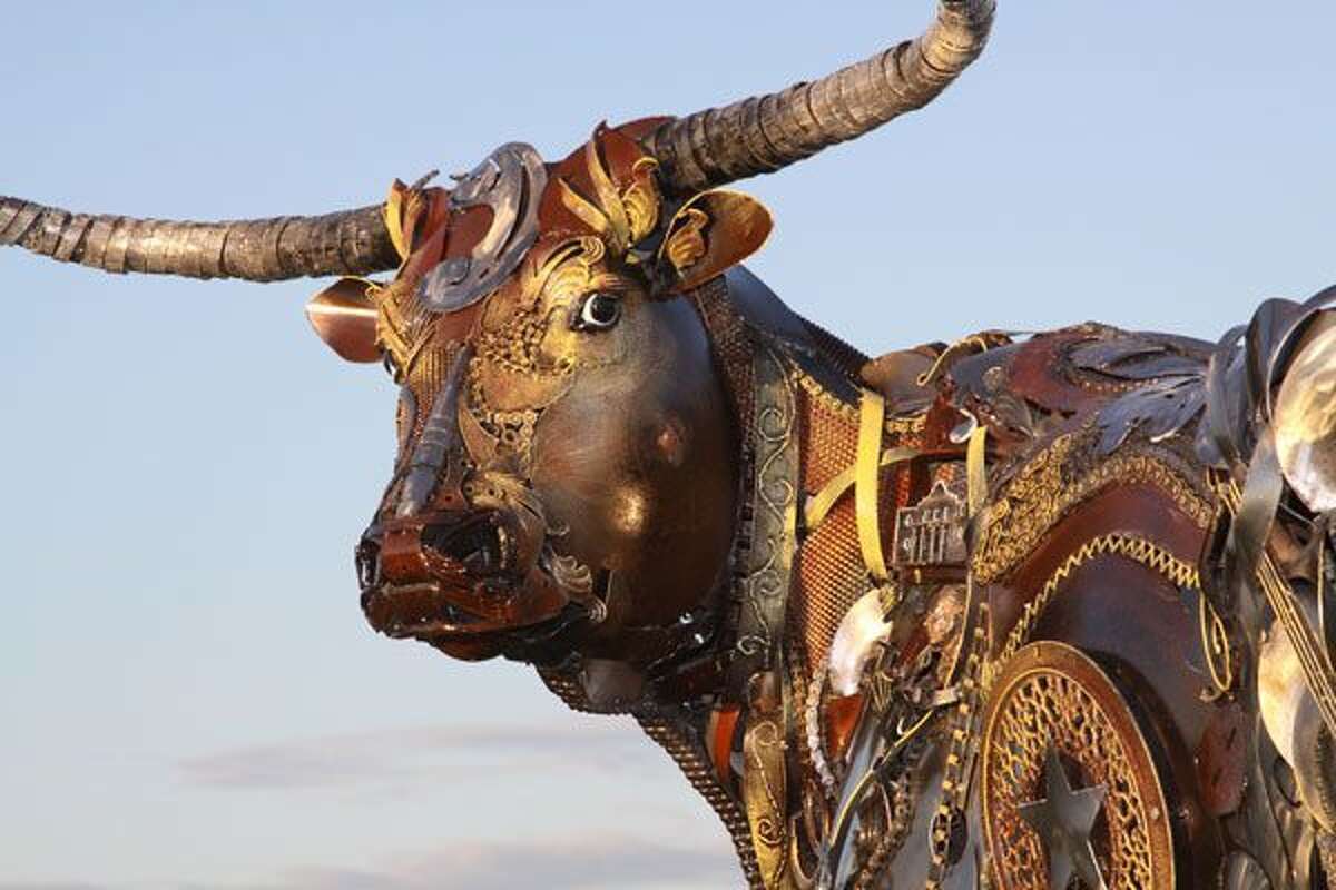 'Cowboy' artist makes cattle sculptures out of farm tools