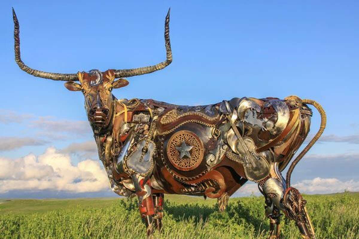 'Cowboy' artist makes cattle sculptures out of farm tools