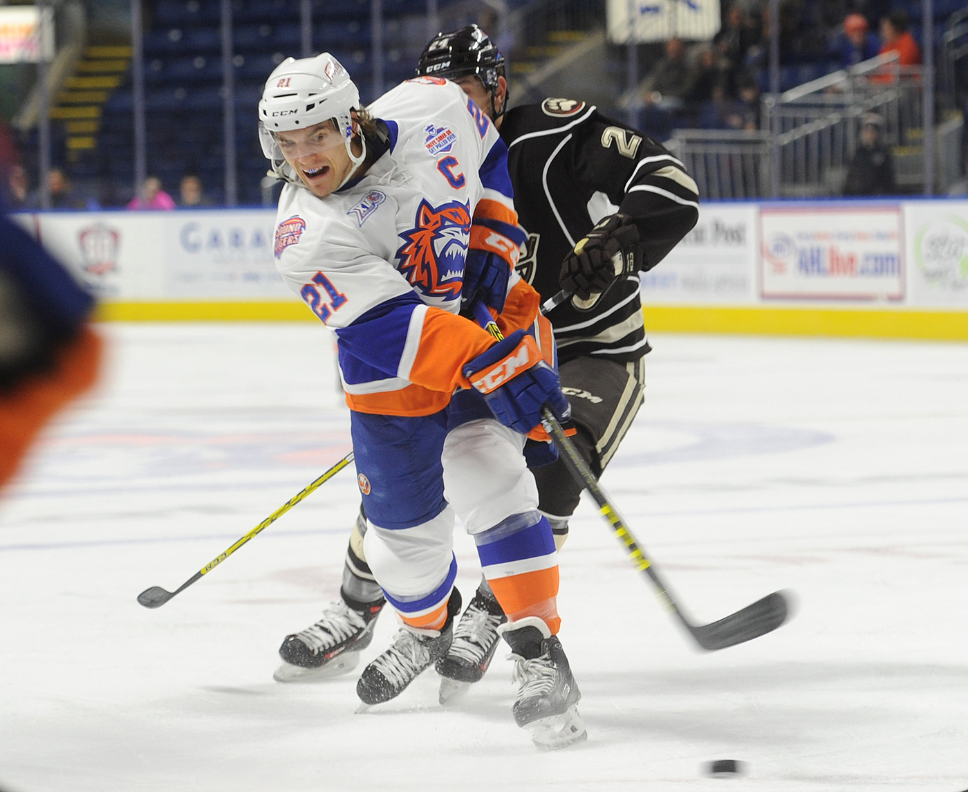 Holmstrom, Florek stalwart constants for Sound Tigers