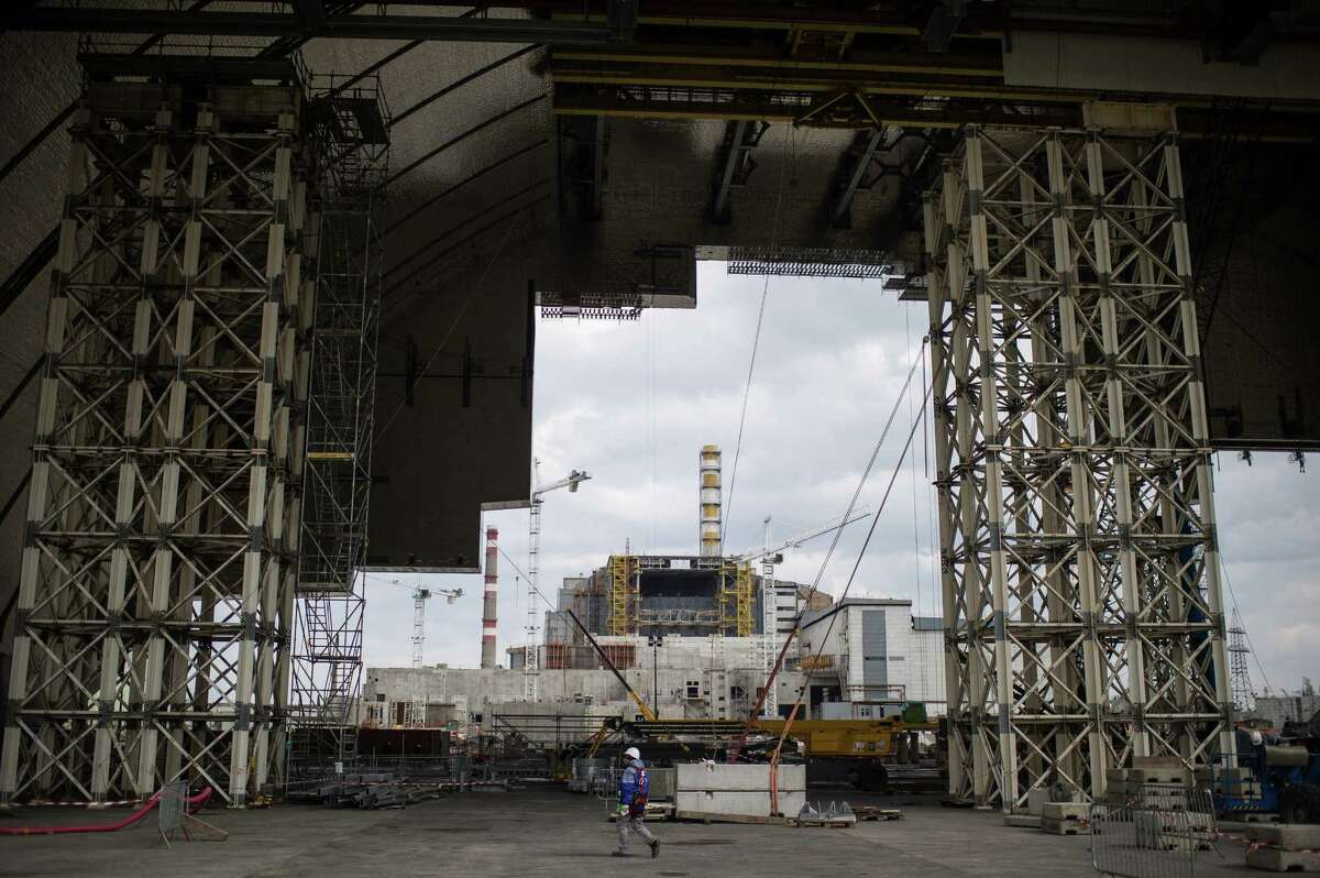 Photos show abandoned Chernobyl 30 years after nuclear disaster