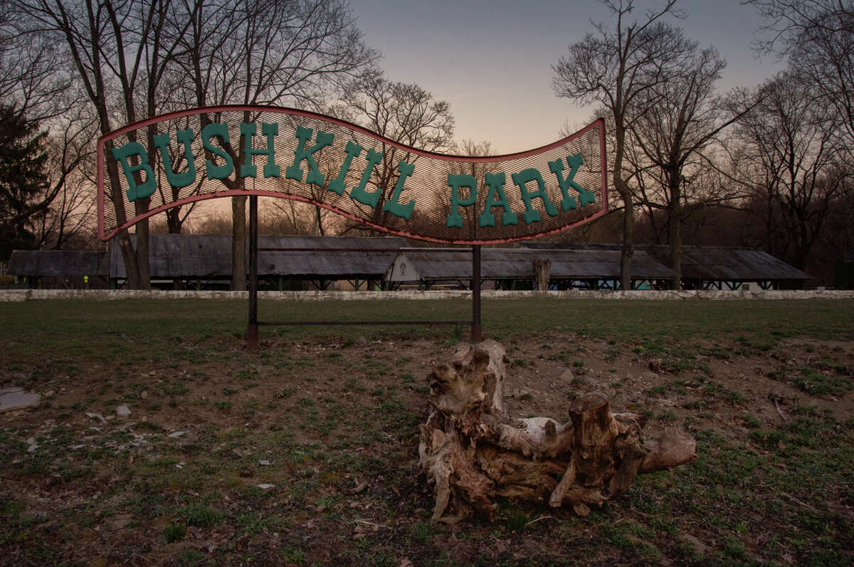 Eerie photos of America's oldest funhouse