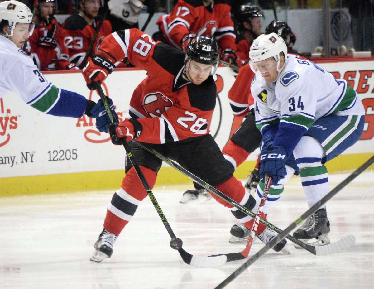 Albany Devils go up 2-0 on Utica Comets