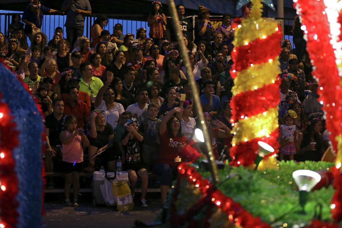 Hundreds of thousands flock to Flambeau