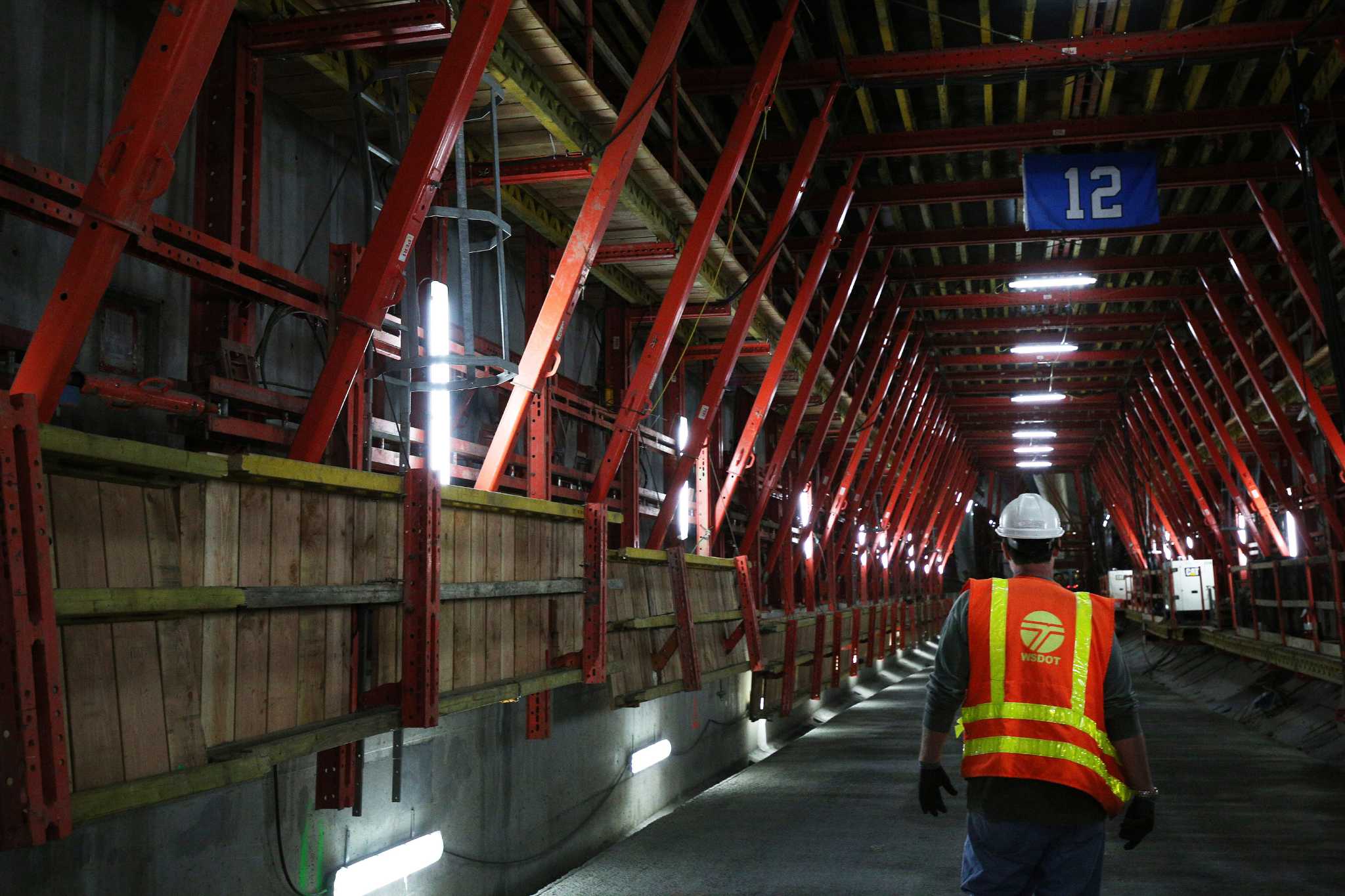 Alaskan Way Viaduct reopens in time for Monday commute