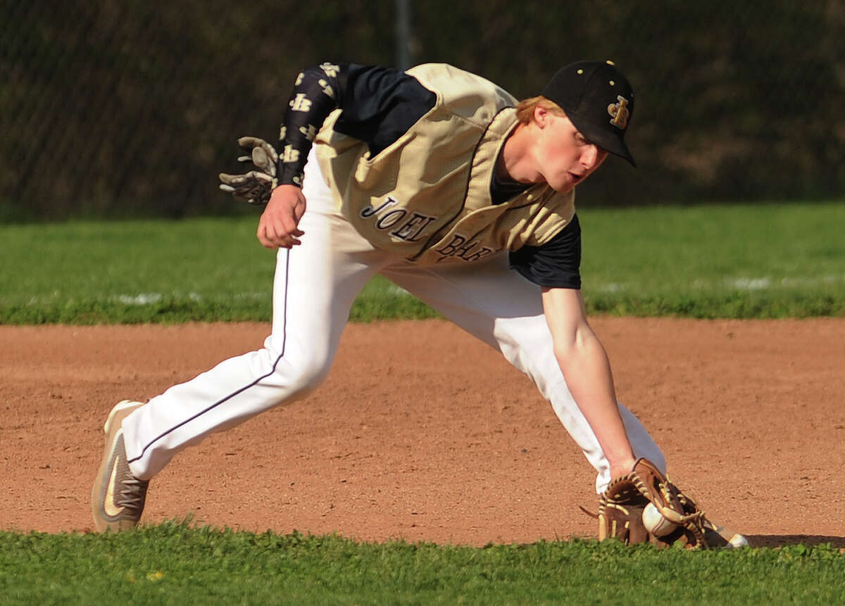 Masuk rolls past Barlow baseball