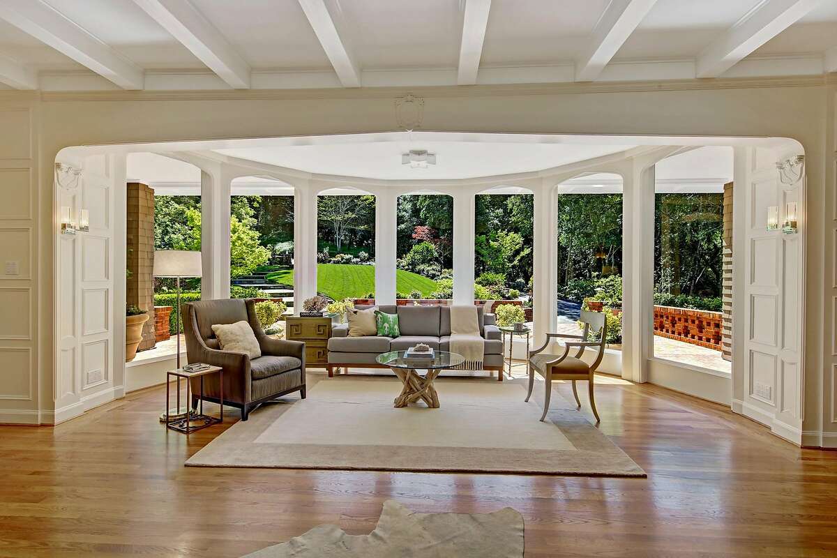 Palatial dimensions and lavish appointments define Ross estate