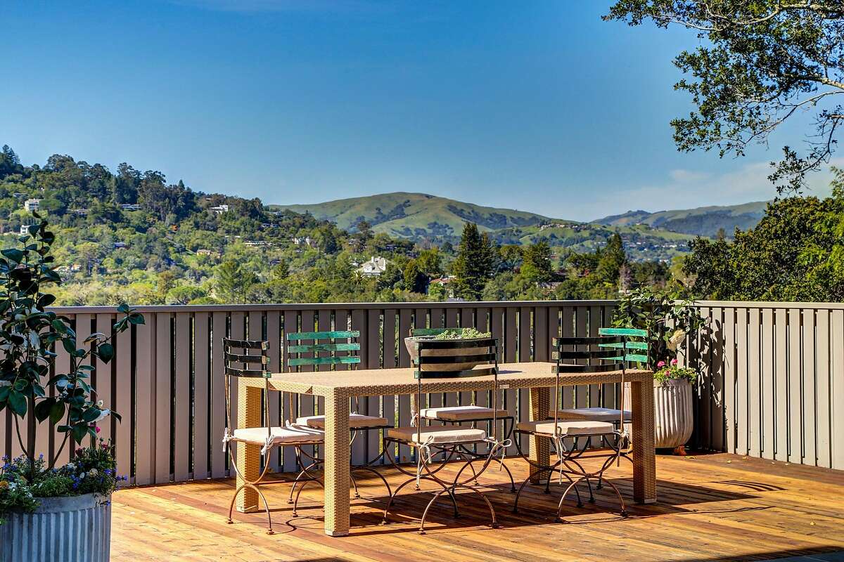 Palatial dimensions and lavish appointments define Ross estate