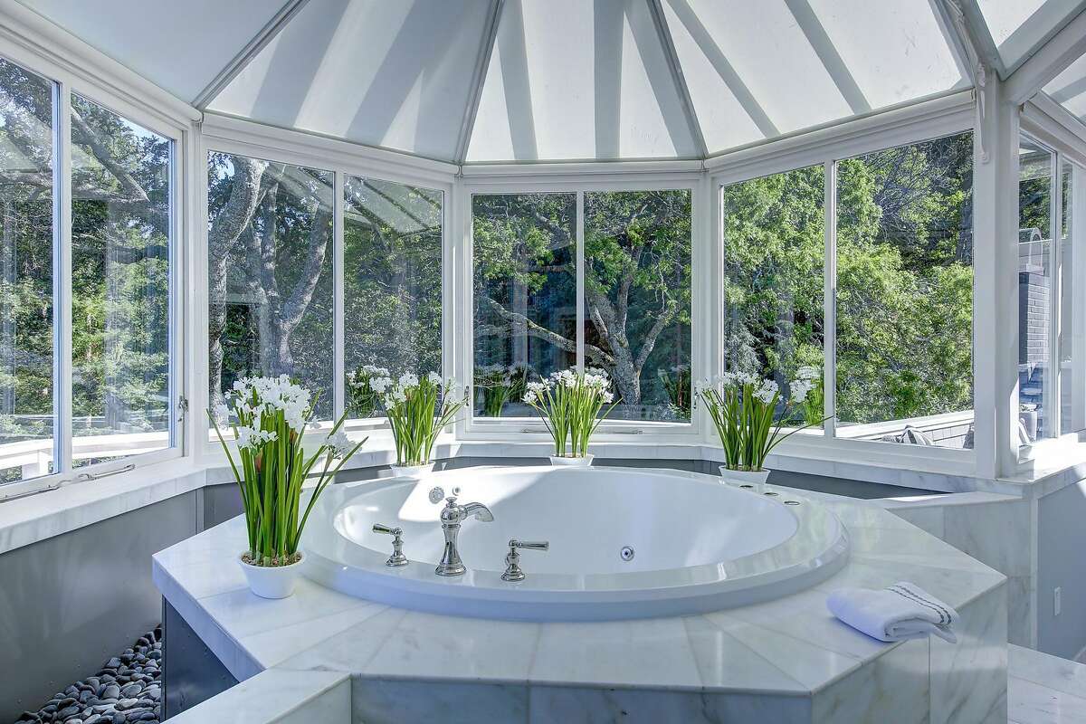 Palatial dimensions and lavish appointments define Ross estate