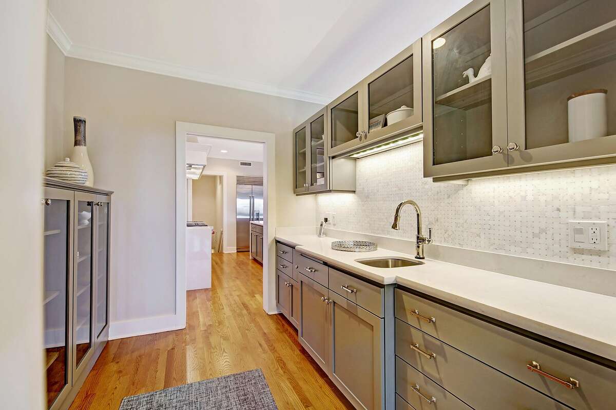 Palatial dimensions and lavish appointments define Ross estate