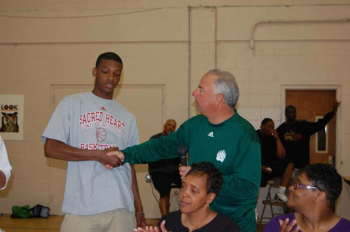 Norwalk's Kelley heading to Sacred Heart