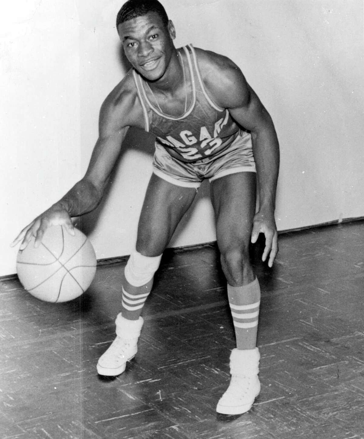 Get to know Rockets commentator and NBA legend Calvin Murphy