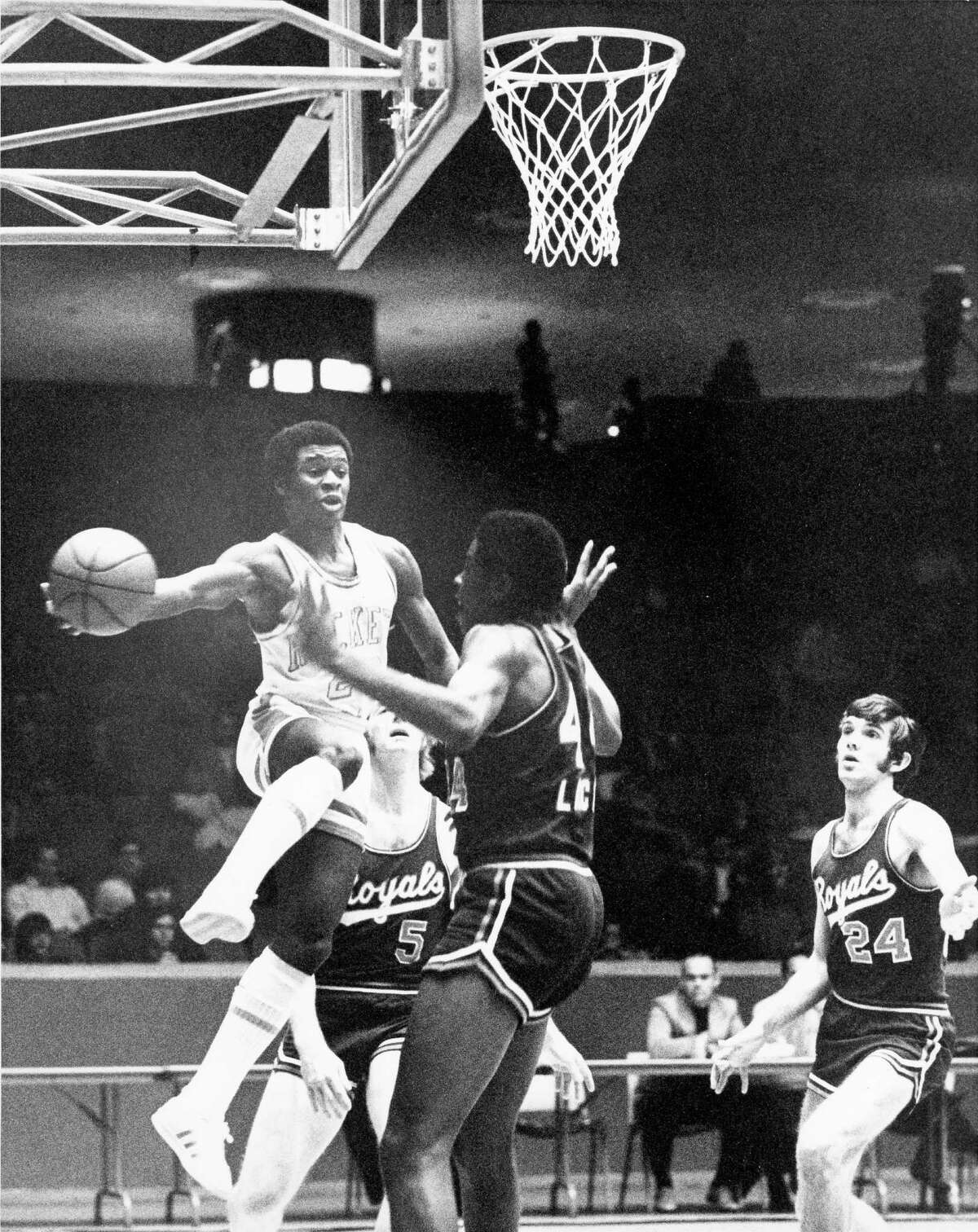 Get to know Rockets commentator and NBA legend Calvin Murphy