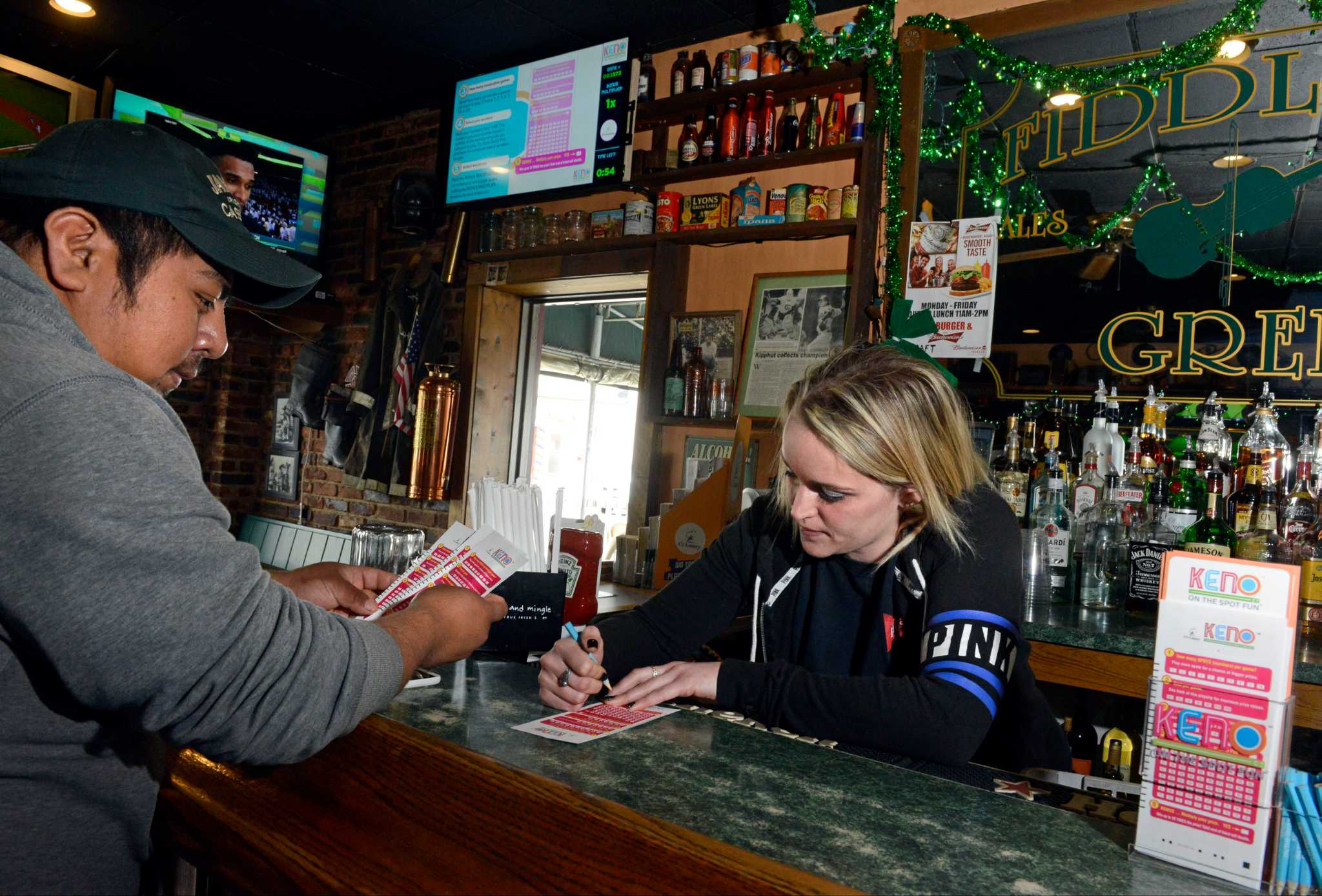 Keno gambling game debuts at Stamford bar