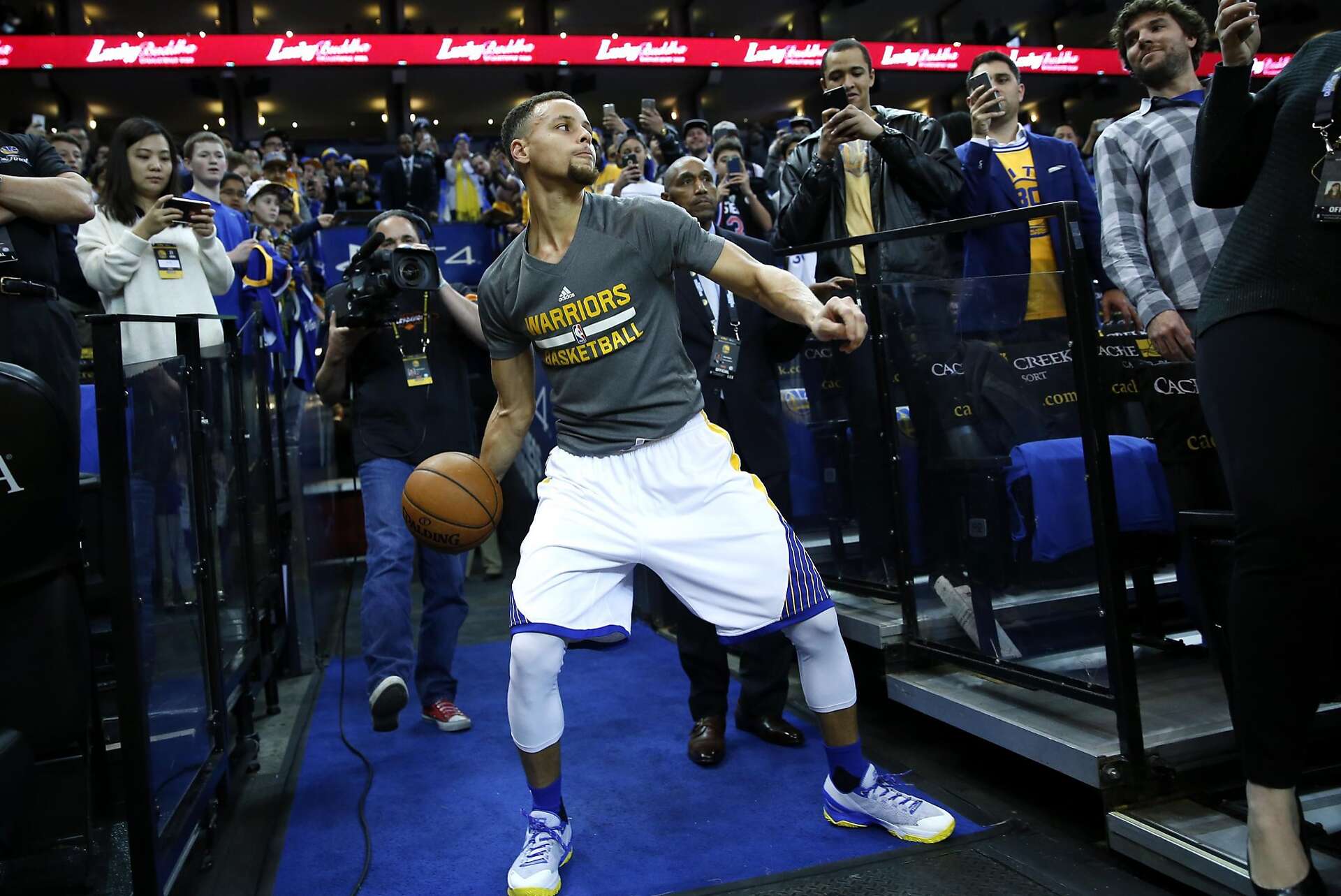Stephen Curry makes history: 1st unanimous MVP