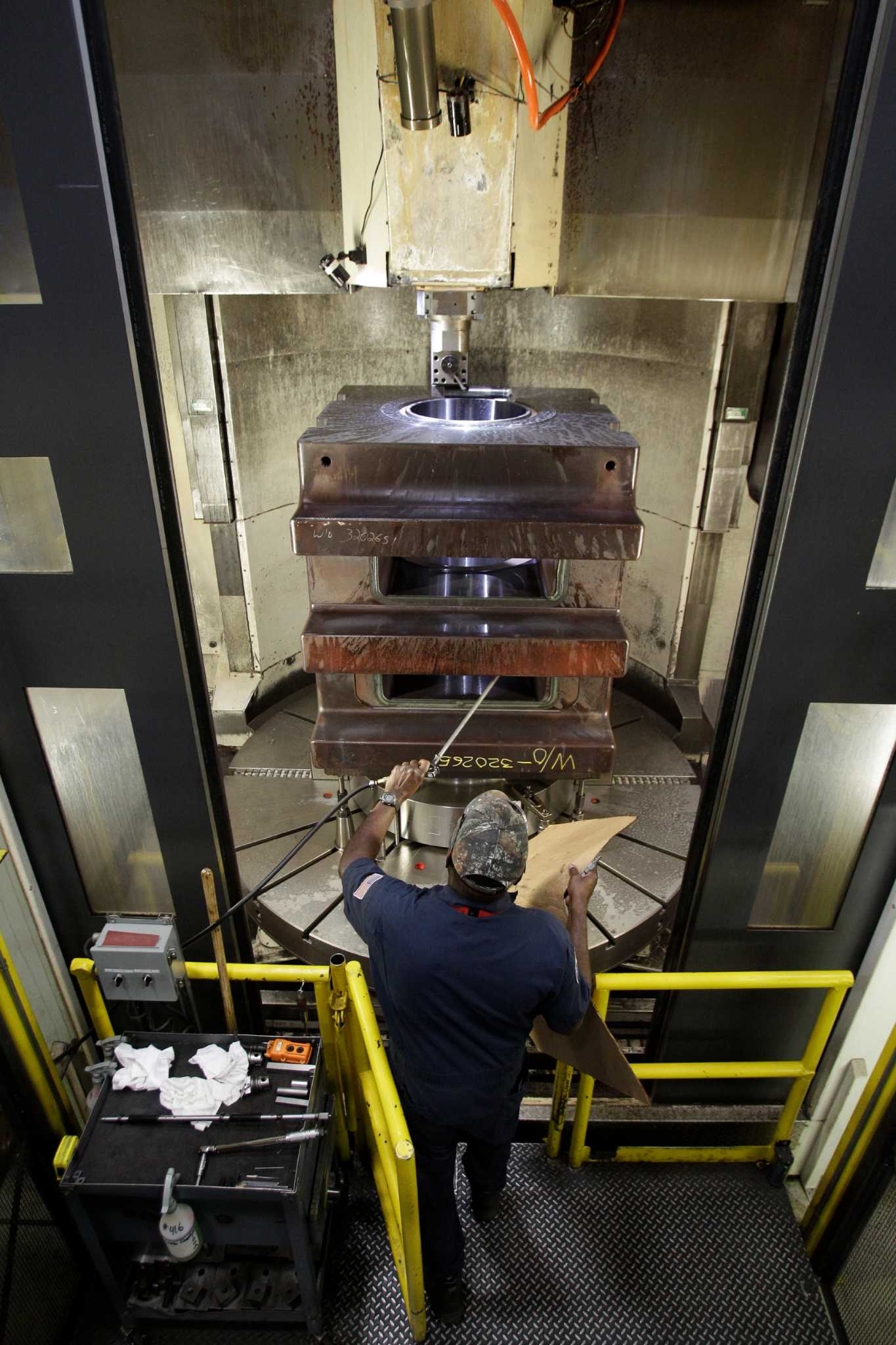 National Oilwell Varco adds to energy job carnage