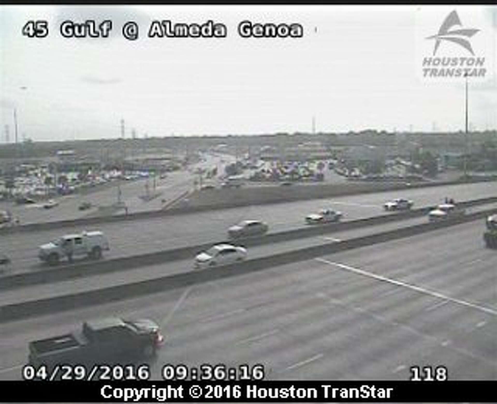 Gulf Freeway reopens after homicide investigation in SE Houston