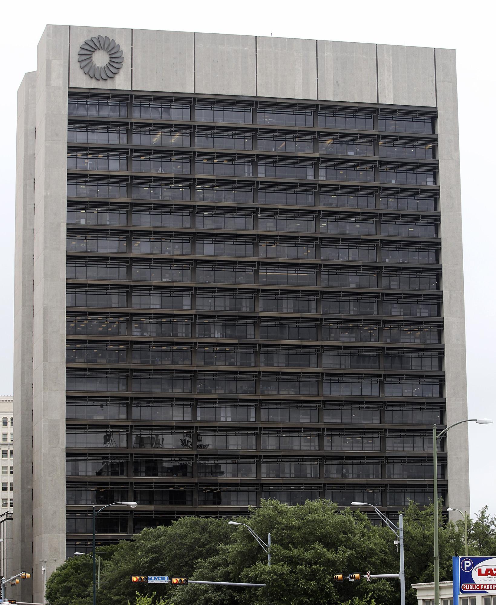 Frost reopens all but 4 Houston-area bank branches