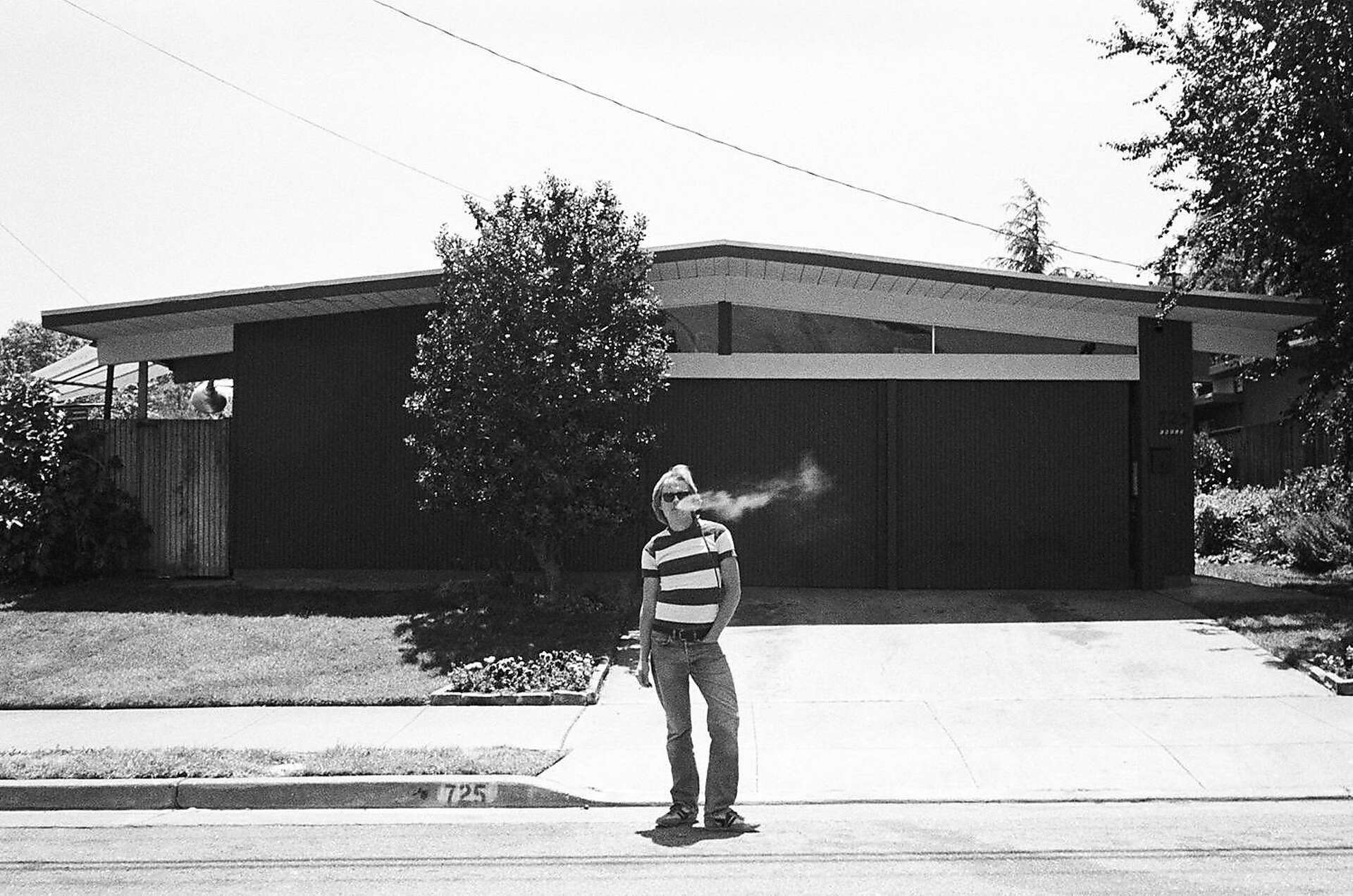 Photo exhibit revisits 1970s Bay Area suburbia