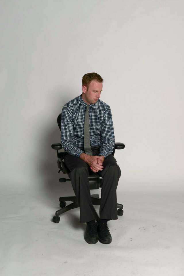 The Wonder Woman and other power poses to raise your confidence at work