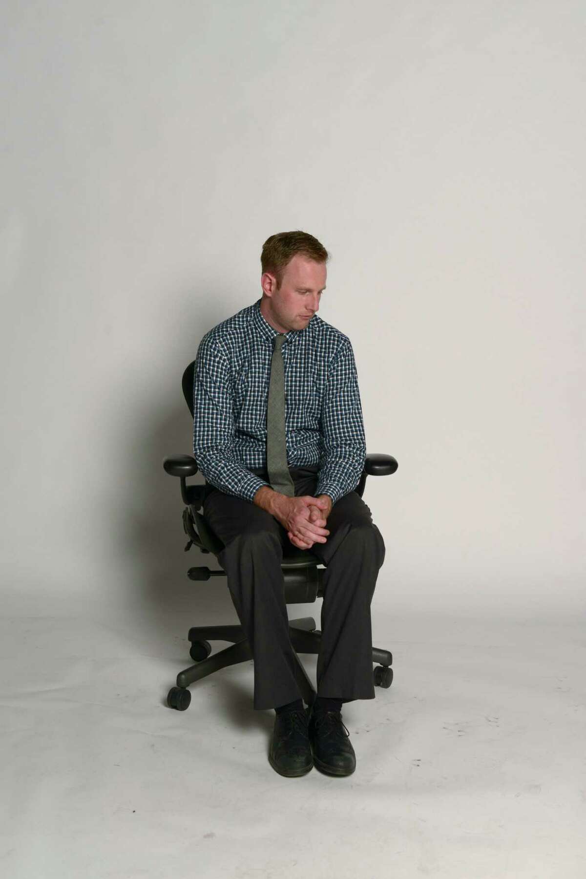 The Wonder Woman and other power poses to raise your confidence at work