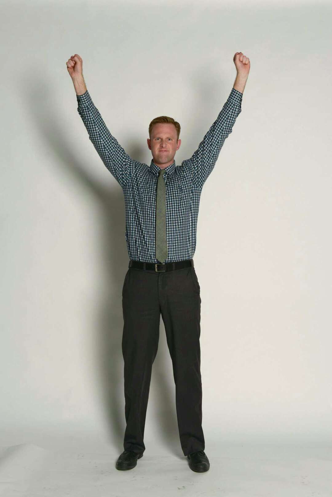 The Wonder Woman and other power poses to raise your confidence at work