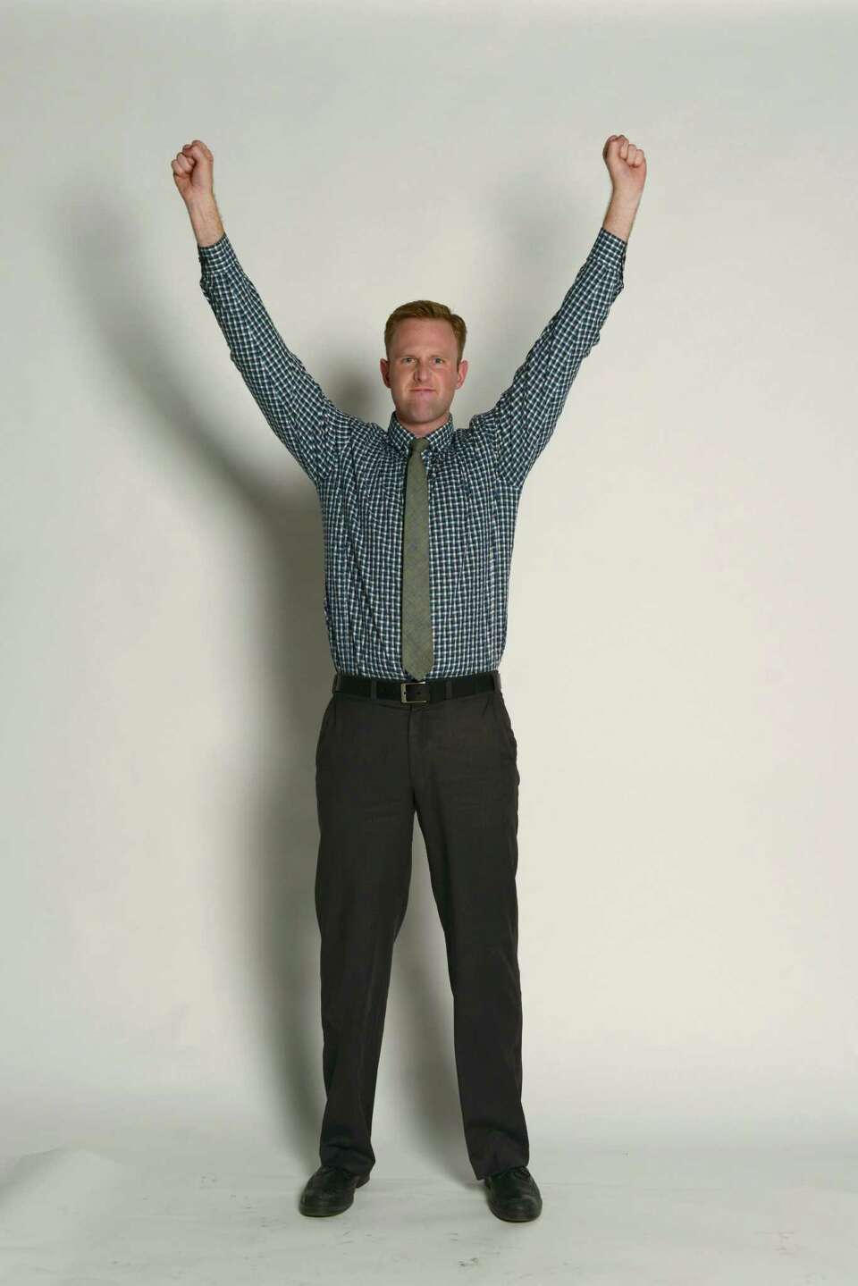 The Wonder Woman and other power poses to raise your confidence at work