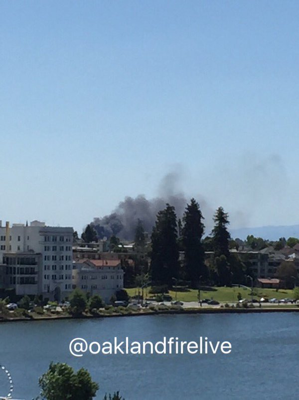 Pier on fire in Oakland sends towering smoke plume over East Bay